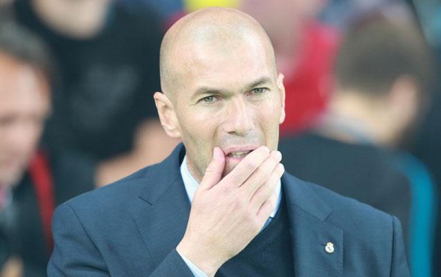 Zidan göz yaşlarına boğuldu